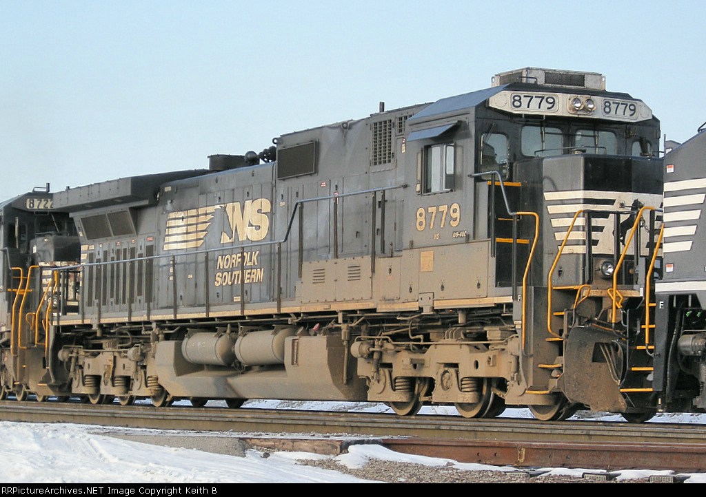 NS 8779